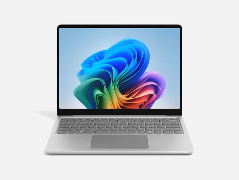 Microsoft Surface Laptop - 13", Snapdragon, 16GB RAM, 256GB SSD, Win 11 ...